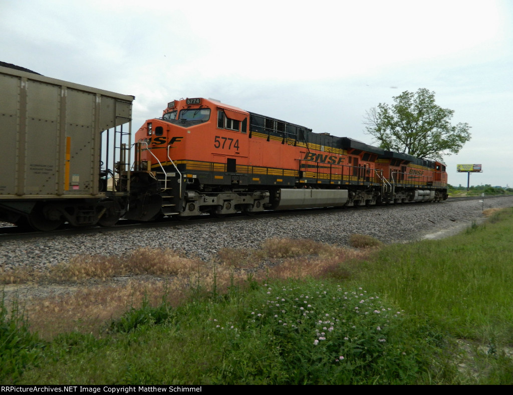 BNSF 5774